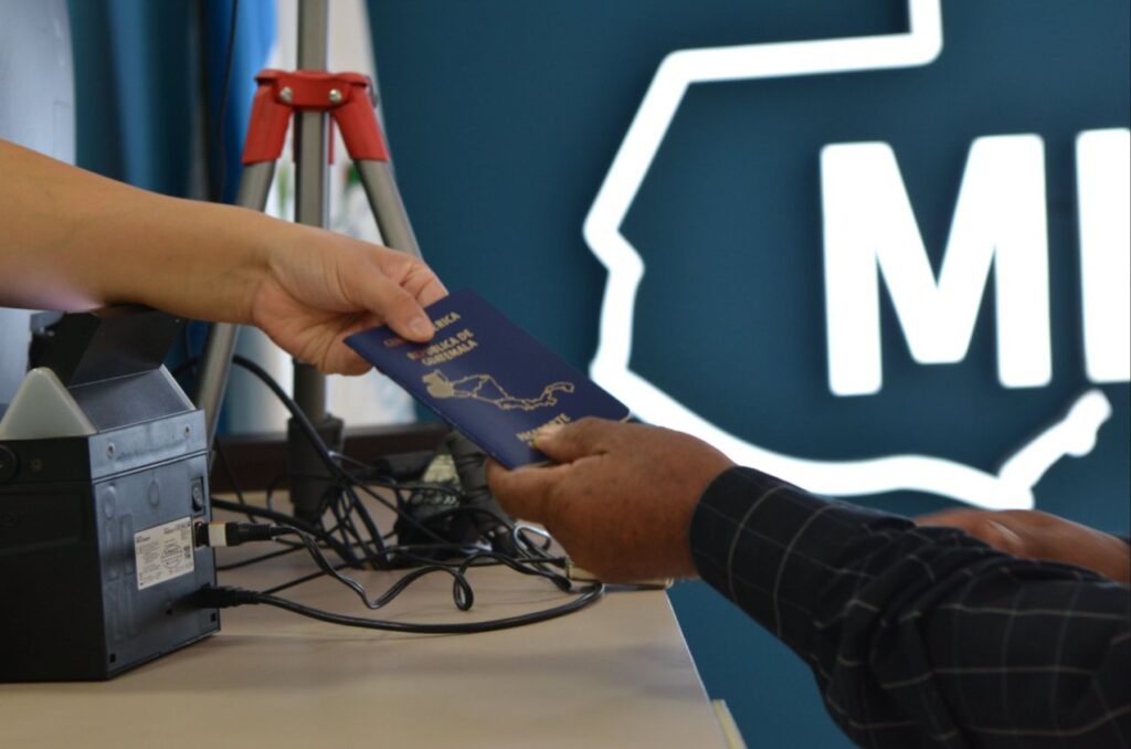 Irregularidades y cobros abusivos para solicitud de pasaporte